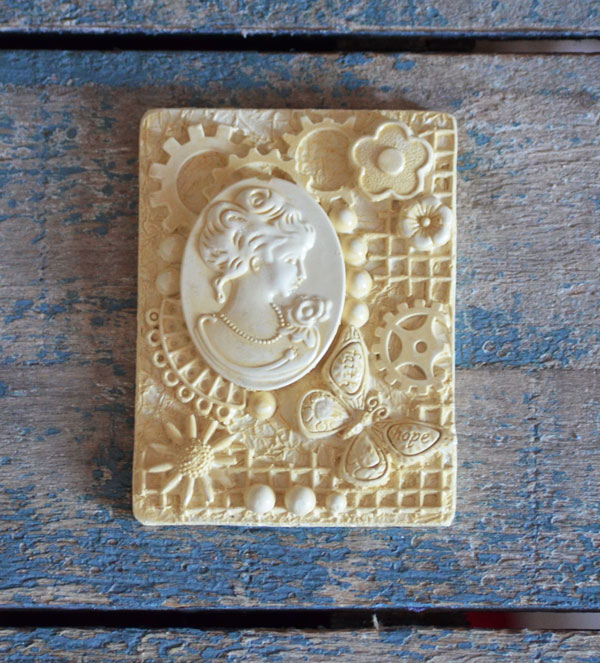 Luella – Mini Bas-Relief Mould – The Blanc Canvas