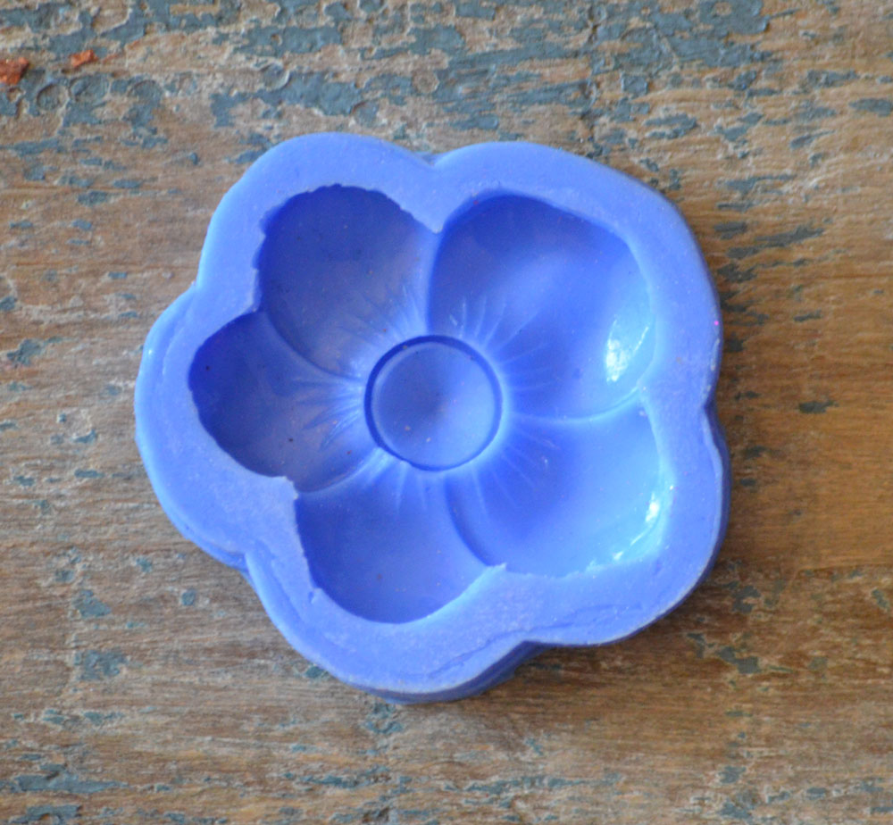 Pretty Perfect – Bas-Relief Embellishment Mould – The Blanc Canvas